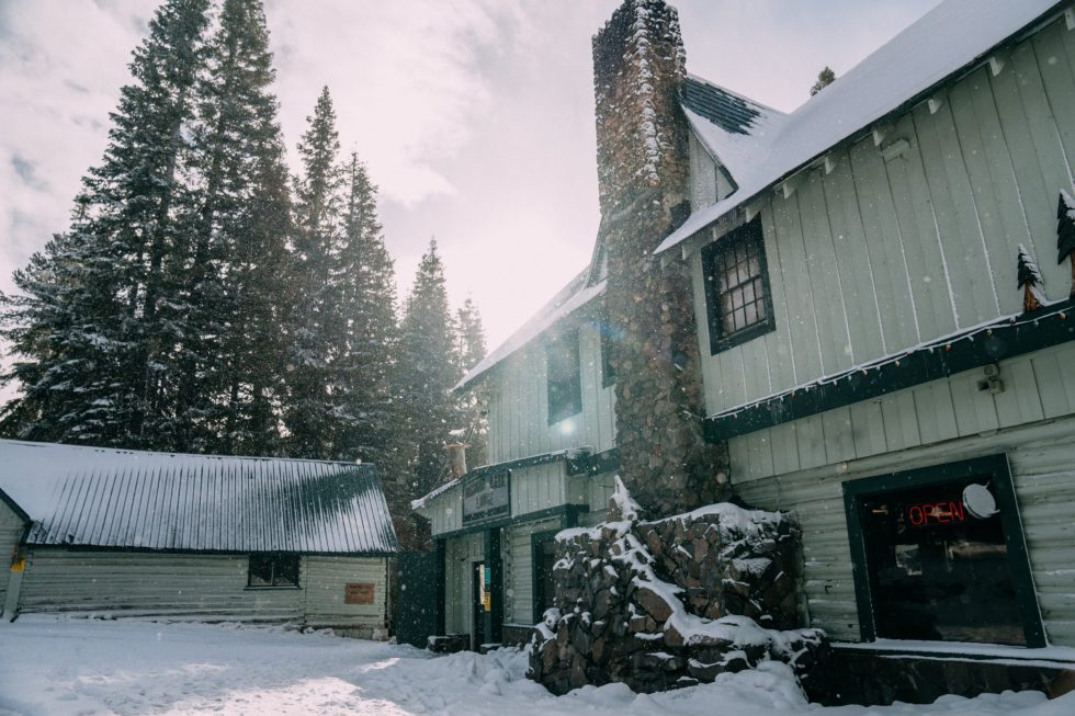 The Lodge | Diamond Lake Resort