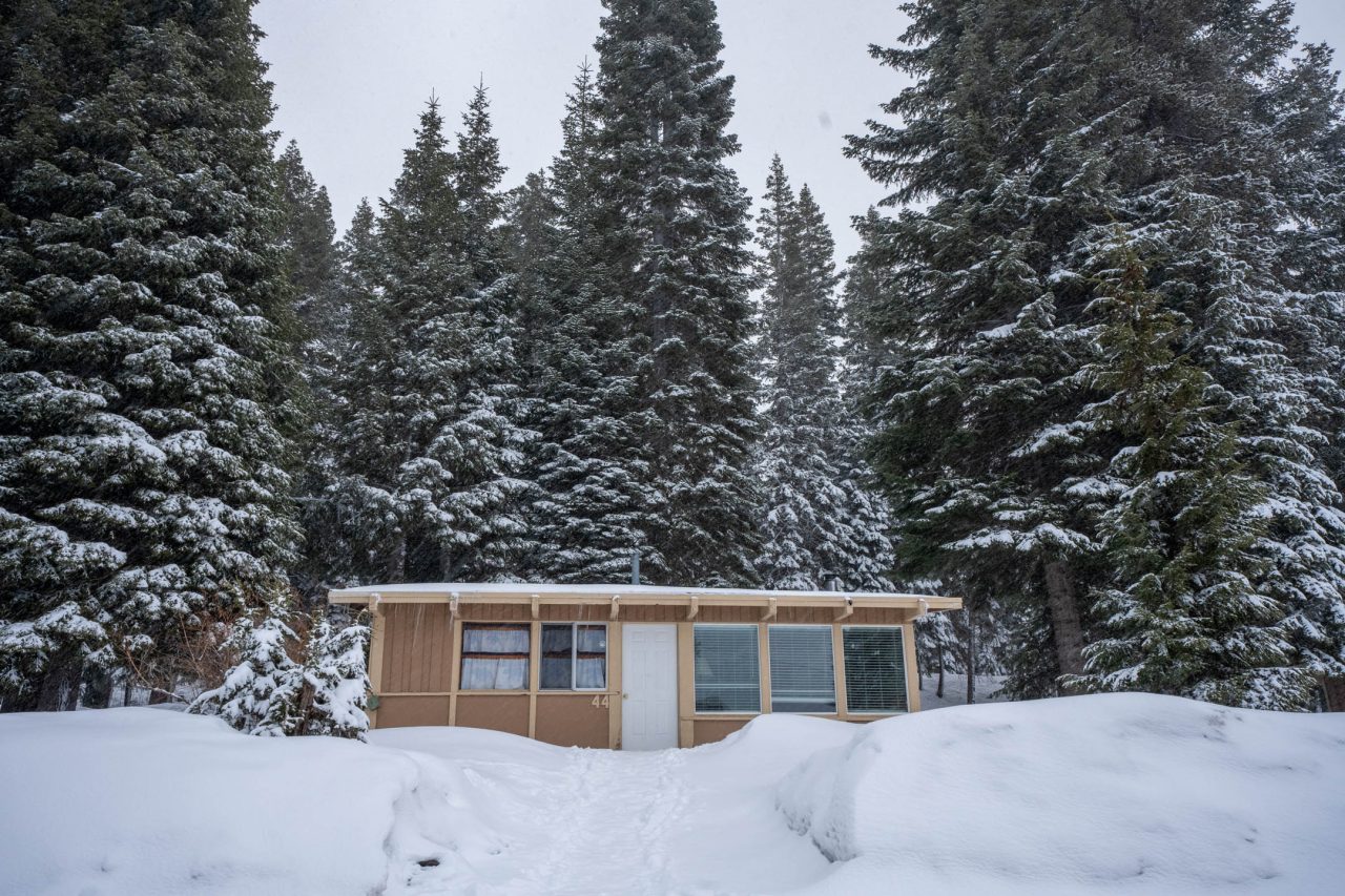 Cabins | Diamond Lake Resort