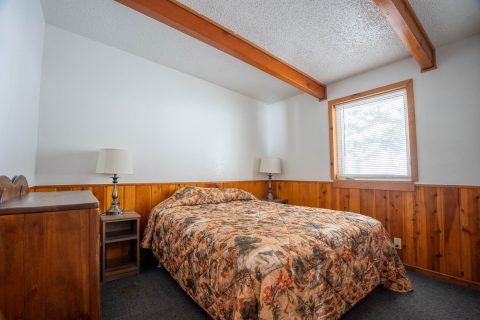 Cabins | Diamond Lake Resort