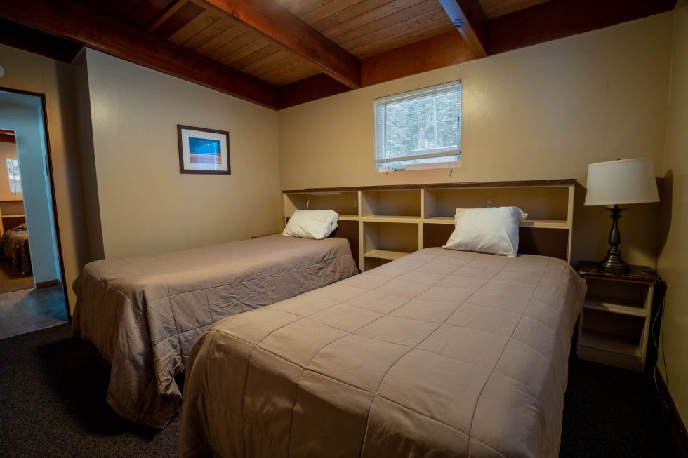 Cabins | Diamond Lake Resort