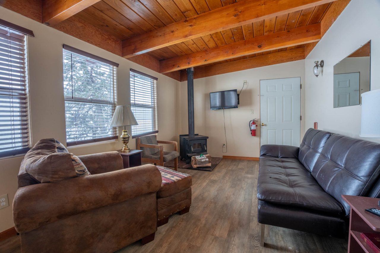 Stay at Diamond Lake | Diamond Lake Resort